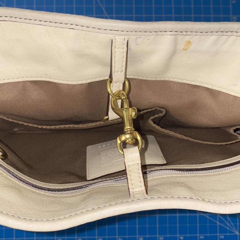 Coach Cream Purse. Rare Vintage - Gem